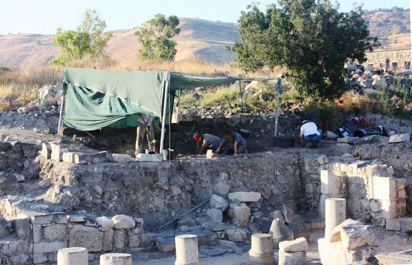 Digging in Israel - The Canadian Lutheran